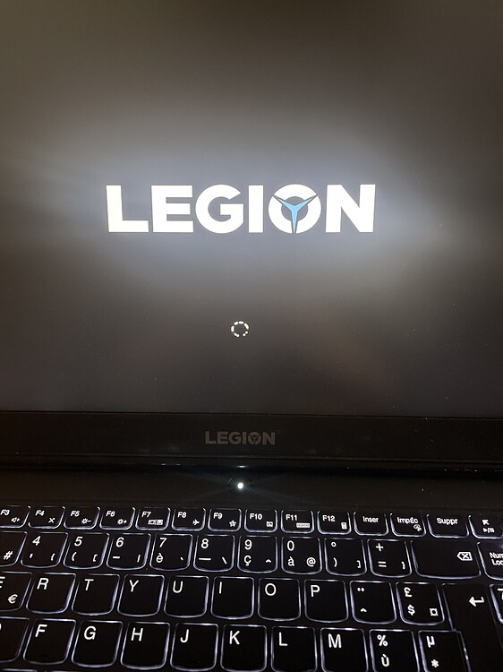 Dual-booting win10 + EOS. Laptop's logo looks bizarre when booting into ...